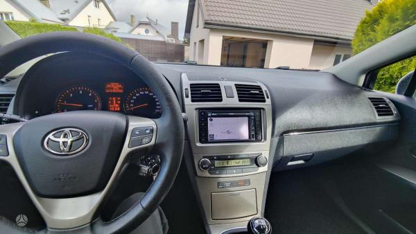 Pelēks Toyota Avensis 2011 Mažeikiai, ar dzinēja tilpumu 2.00 L un nobraukumu 250 tūkst. km par 5000 €, foto 7 vietnē AUTOMOTO.COM.LV