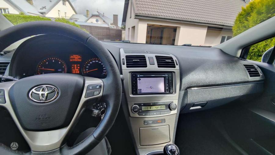 Pelēks Toyota Avensis 2011 Mažeikiai, ar dzinēja tilpumu 2.00 L un nobraukumu 250 tūkst. km par 5000 €, foto 7 vietnē AUTOMOTO.COM.LV