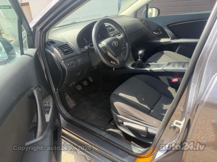 Pelēks Toyota Avensis 2011 Veru, ar dzinēja tilpumu 2.00 L un nobraukumu 338 tūkst. km par 3890 €, foto 6 vietnē AUTOMOTO.COM.LV