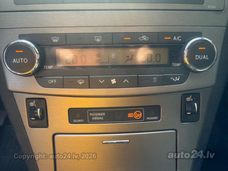 Pelēks Toyota Avensis 2011 Veru, ar dzinēja tilpumu 2.00 L un nobraukumu 338 tūkst. km par 3890 €, foto 10 vietnē AUTOMOTO.COM.LV