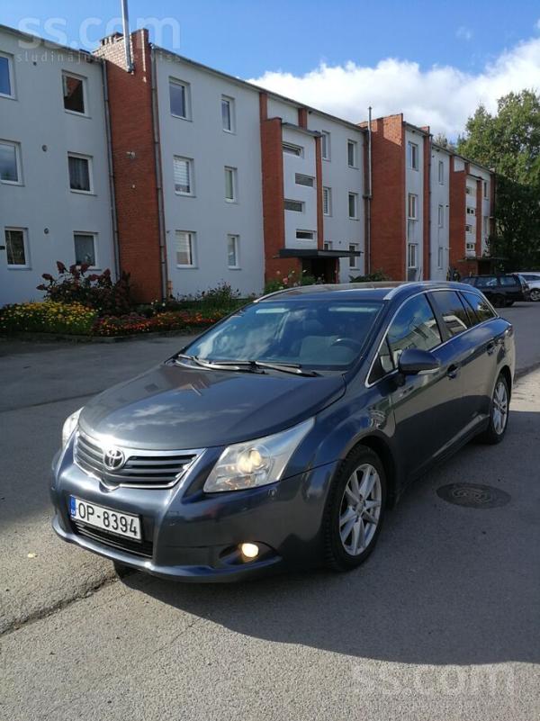 Grey Toyota Avensis 2011 in Bauska, with an engine capacity of 2.20 L and mileage of 300 thousand km for 2500 €, photo 4 on AUTOMOTO.COM.LV