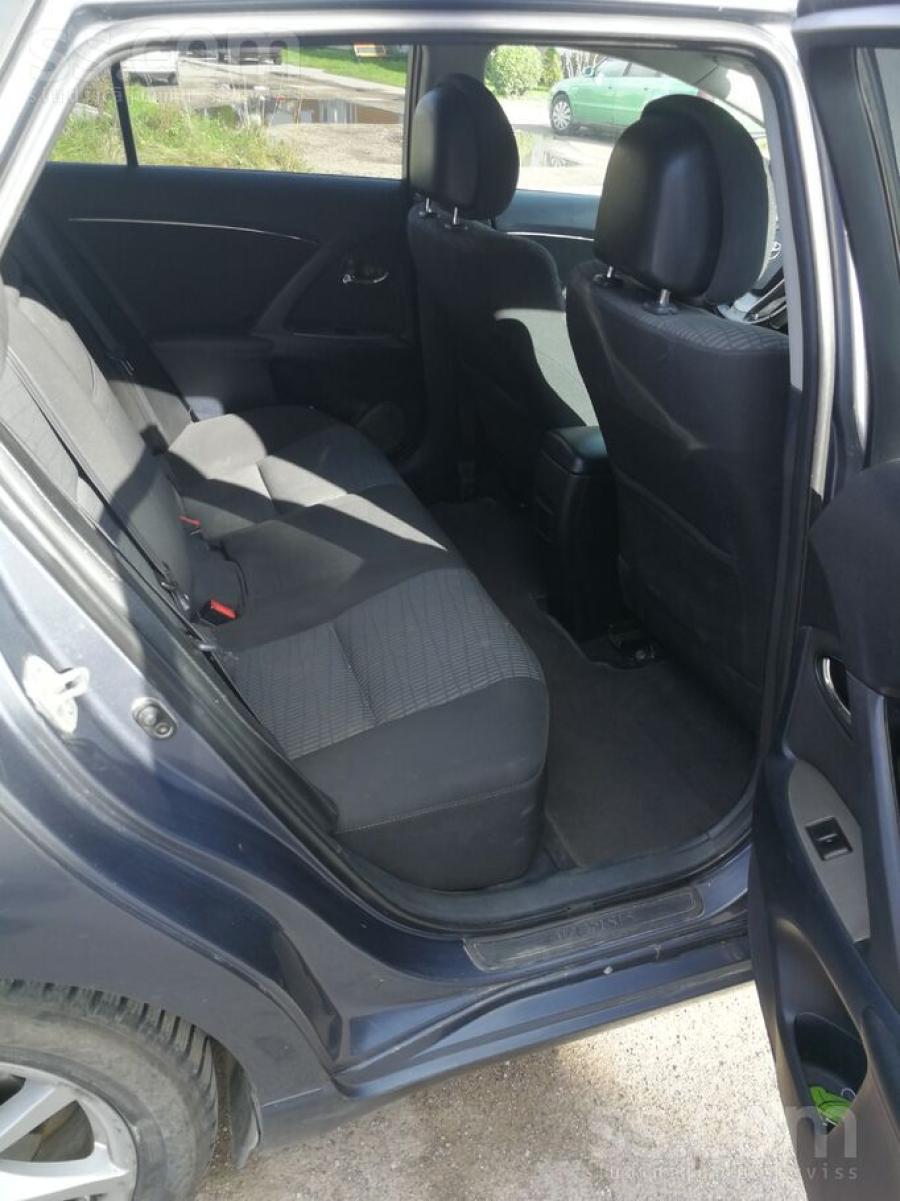 Grey Toyota Avensis 2011 in Bauska, with an engine capacity of 2.20 L and mileage of 300 thousand km for 2500 €, photo 13 on AUTOMOTO.COM.LV