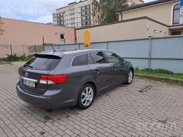 Pelēks Toyota Avensis 2012 Rīga, ar dzinēja tilpumu 2.20 L un nobraukumu 247 tūkst. km par 5150 €, foto 4 vietnē AUTOMOTO.COM.LV