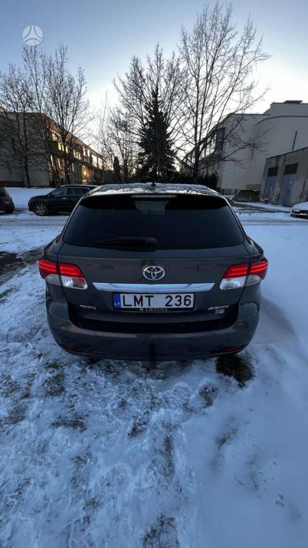 Pelēks Toyota Avensis 2012 Viļņa, ar dzinēja tilpumu 2.23 L un nobraukumu 300 tūkst. km par 4500 €, foto 8 vietnē AUTOMOTO.COM.LV