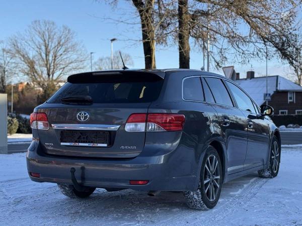 Pelēks Toyota Avensis 2012 Ukmergė, ar dzinēja tilpumu 2.00 L un nobraukumu 206 tūkst. km par 4950 €, foto 4 vietnē AUTOMOTO.COM.LV