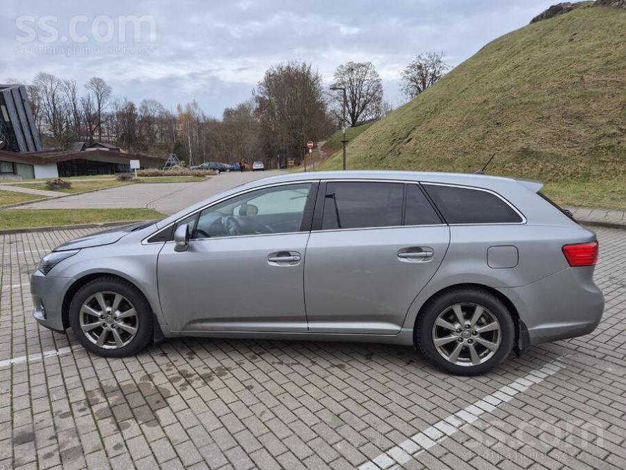 Pelēks Toyota Avensis 2012 Rīga, ar dzinēja tilpumu 2.00 L un nobraukumu 277 tūkst. km par 5000 €, foto 4 vietnē AUTOMOTO.COM.LV