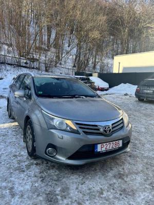 Pelēks Toyota Avensis 2012 Kauņa, ar dzinēja tilpumu 2.00 L un nobraukumu 326 tūkst. km par 3200 €, foto  vietnē AUTOMOTO.COM.LV