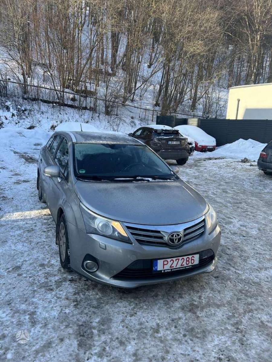 Grey Toyota Avensis 2012 in Kaunas, with an engine capacity of 2.00 L and mileage of 326 thousand km for 3200 €, photo 4 on AUTOMOTO.COM.LV
