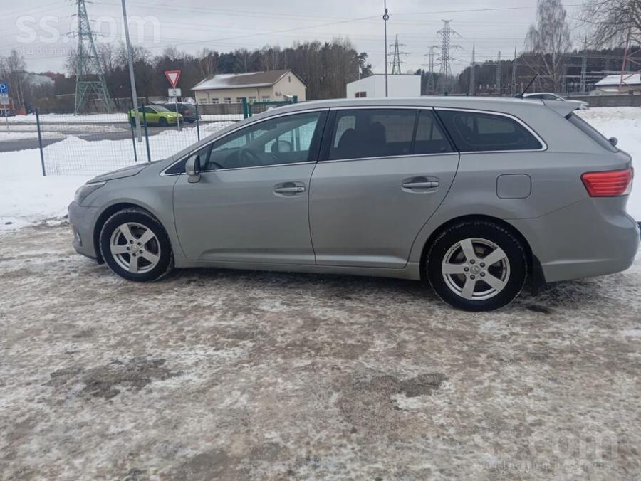 Grey Toyota Avensis 2012 in Riga, with an engine capacity of 2.00 L and mileage of 201 thousand km for 6300 €, photo 3 on AUTOMOTO.COM.LV
