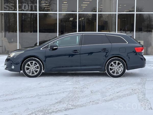 Pelēks Toyota Avensis 2012 Jēkabpils, ar dzinēja tilpumu 2.20 L un nobraukumu 254 tūkst. km par 6990 €, foto 10 vietnē AUTOMOTO.COM.LV