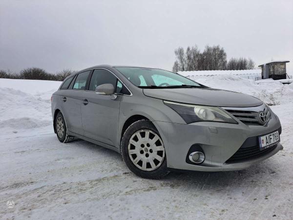 Grey Toyota Avensis 2012 in Vilnius, with an engine capacity of 2.00 L and mileage of 327 thousand km for 5600 €, photo 2 on AUTOMOTO.COM.LV