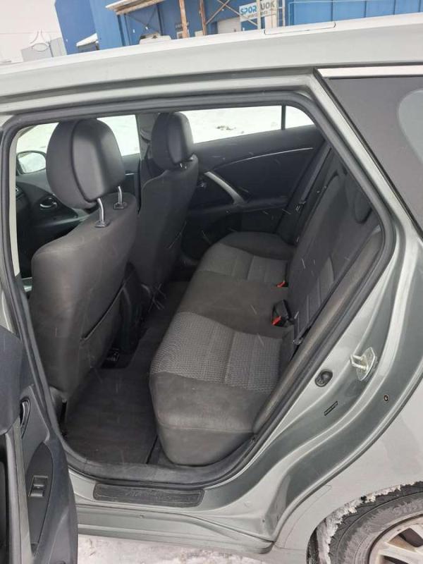 Grey Toyota Avensis 2012 in Vilnius, with an engine capacity of 2.00 L and mileage of 327 thousand km for 5600 €, photo 9 on AUTOMOTO.COM.LV