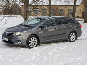 Grey Toyota Avensis 2012 in Cesis, with an engine capacity of 2.00 L and mileage of 350 thousand km for 4850 €, photo  on AUTOMOTO.COM.LV