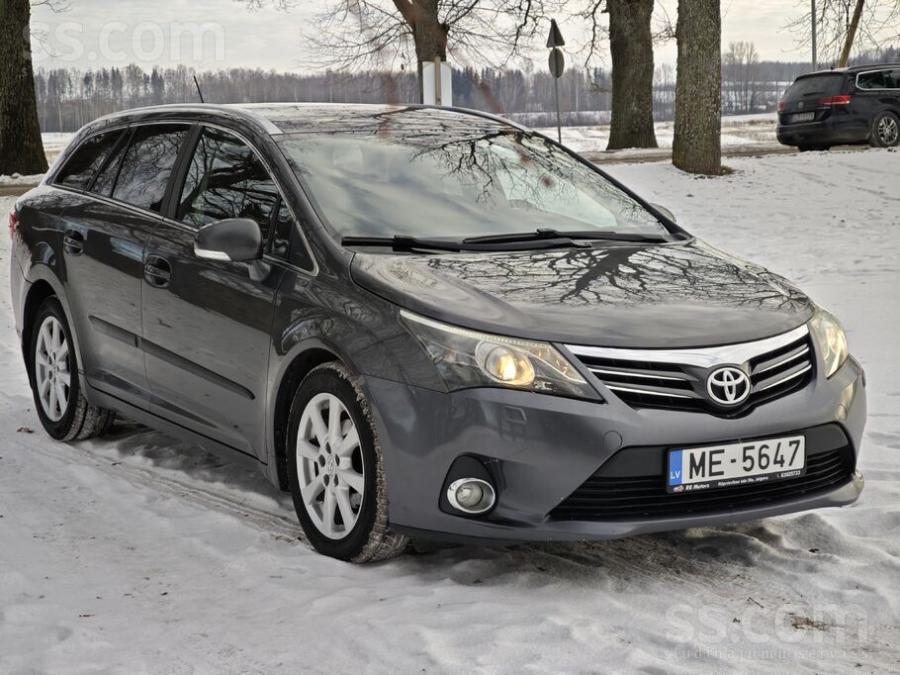 Grey Toyota Avensis 2012 in Cesis, with an engine capacity of 2.00 L and mileage of 350 thousand km for 4850 €, photo 2 on AUTOMOTO.COM.LV