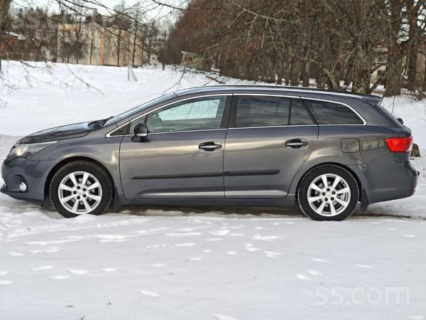 Grey Toyota Avensis 2012 in Cesis, with an engine capacity of 2.00 L and mileage of 350 thousand km for 4850 €, photo 4 on AUTOMOTO.COM.LV