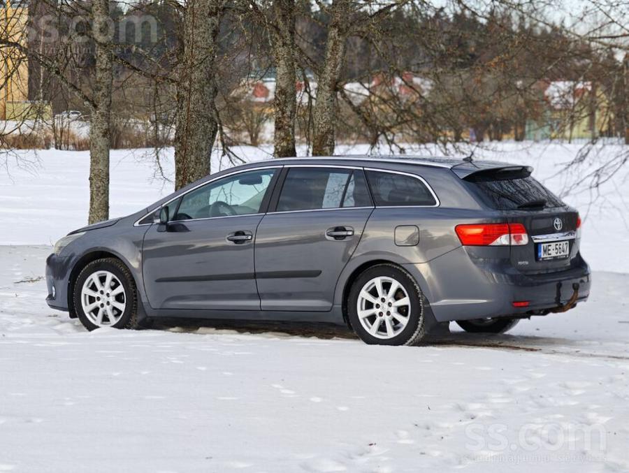 Grey Toyota Avensis 2012 in Cesis, with an engine capacity of 2.00 L and mileage of 350 thousand km for 4850 €, photo 6 on AUTOMOTO.COM.LV