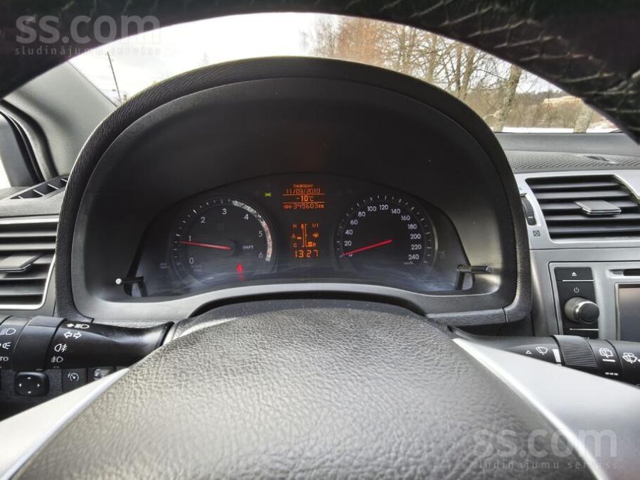Grey Toyota Avensis 2012 in Cesis, with an engine capacity of 2.00 L and mileage of 350 thousand km for 4850 €, photo 13 on AUTOMOTO.COM.LV