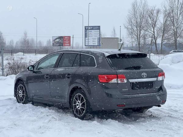 Pelēks Toyota Avensis 2012 Tauragė, ar dzinēja tilpumu 2.00 L un nobraukumu 260 tūkst. km par 5200 €, foto 9 vietnē AUTOMOTO.COM.LV