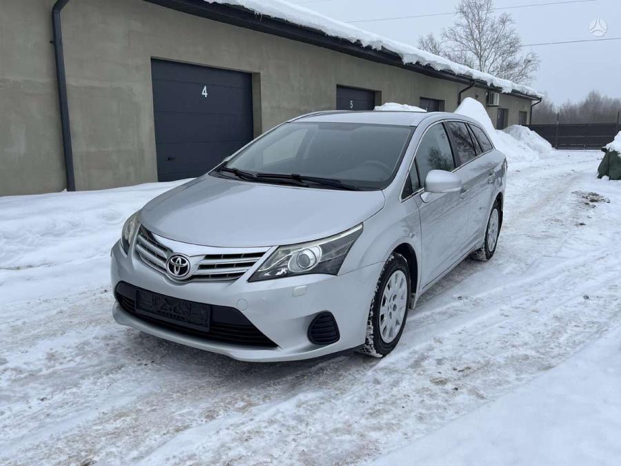 Pelēks Toyota Avensis 2012 Šauļi, ar dzinēja tilpumu 1.80 L un nobraukumu 282 tūkst. km par 5600 €, foto 1 vietnē AUTOMOTO.COM.LV