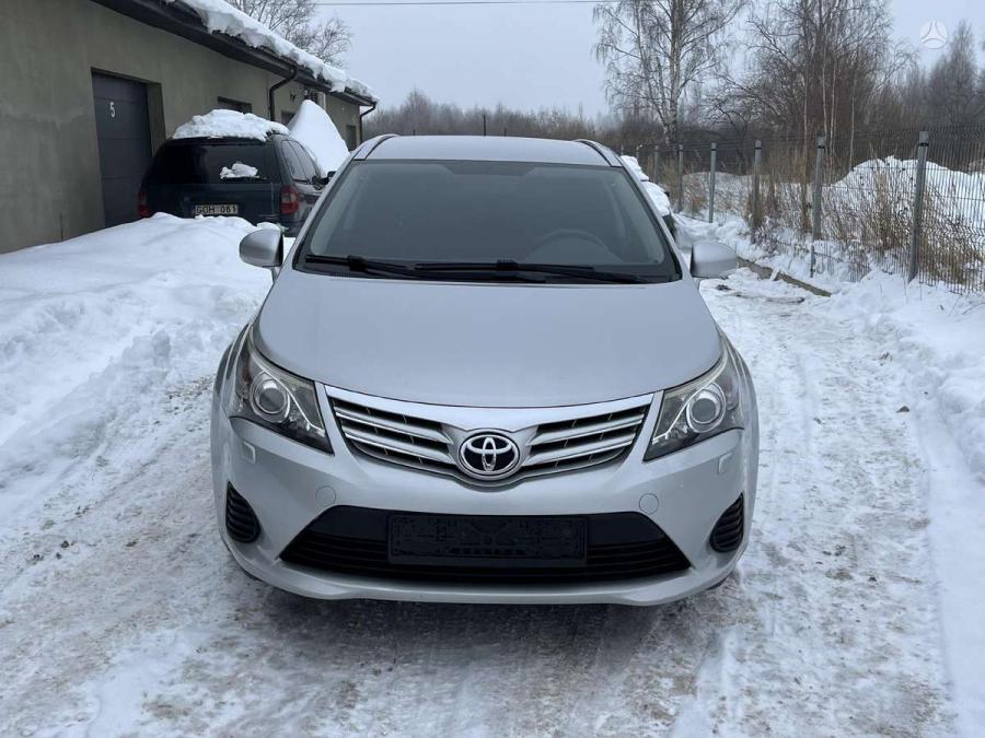 Pelēks Toyota Avensis 2012 Šauļi, ar dzinēja tilpumu 1.80 L un nobraukumu 282 tūkst. km par 5600 €, foto 2 vietnē AUTOMOTO.COM.LV