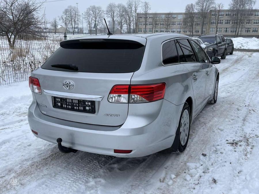 Pelēks Toyota Avensis 2012 Šauļi, ar dzinēja tilpumu 1.80 L un nobraukumu 282 tūkst. km par 5600 €, foto 7 vietnē AUTOMOTO.COM.LV