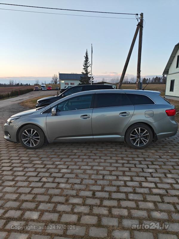 Pelēks Toyota Avensis 2012 Veru, ar dzinēja tilpumu 2.00 L un nobraukumu 238 tūkst. km par 8350 €, foto 5 vietnē AUTOMOTO.COM.LV