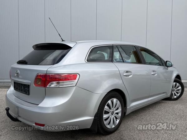 Pelēks Toyota Avensis 2012 Tartu, ar dzinēja tilpumu 2.00 L un nobraukumu 274 tūkst. km par 4999 €, foto 4 vietnē AUTOMOTO.COM.LV