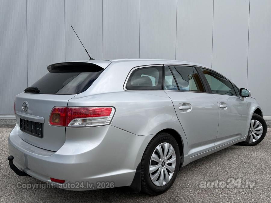 Pelēks Toyota Avensis 2012 Tartu, ar dzinēja tilpumu 2.00 L un nobraukumu 274 tūkst. km par 4999 €, foto 5 vietnē AUTOMOTO.COM.LV