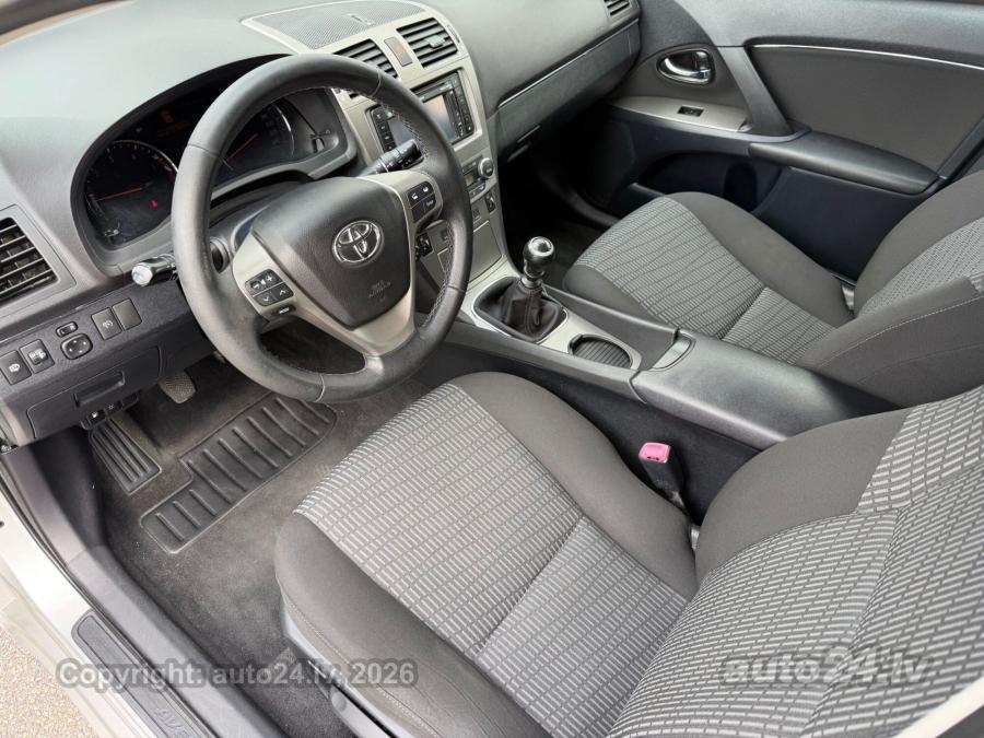 Pelēks Toyota Avensis 2012 Tartu, ar dzinēja tilpumu 2.00 L un nobraukumu 274 tūkst. km par 4999 €, foto 9 vietnē AUTOMOTO.COM.LV