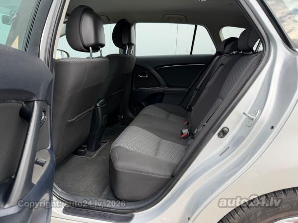 Pelēks Toyota Avensis 2012 Tartu, ar dzinēja tilpumu 2.00 L un nobraukumu 274 tūkst. km par 4999 €, foto 10 vietnē AUTOMOTO.COM.LV