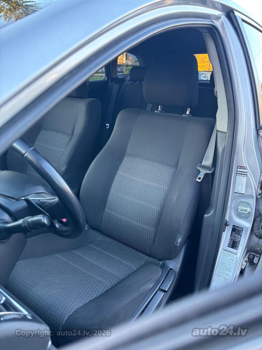Pelēks Toyota Avensis 2012 Paide, ar dzinēja tilpumu 2.20 L un nobraukumu 193 tūkst. km par 7900 €, foto 14 vietnē AUTOMOTO.COM.LV