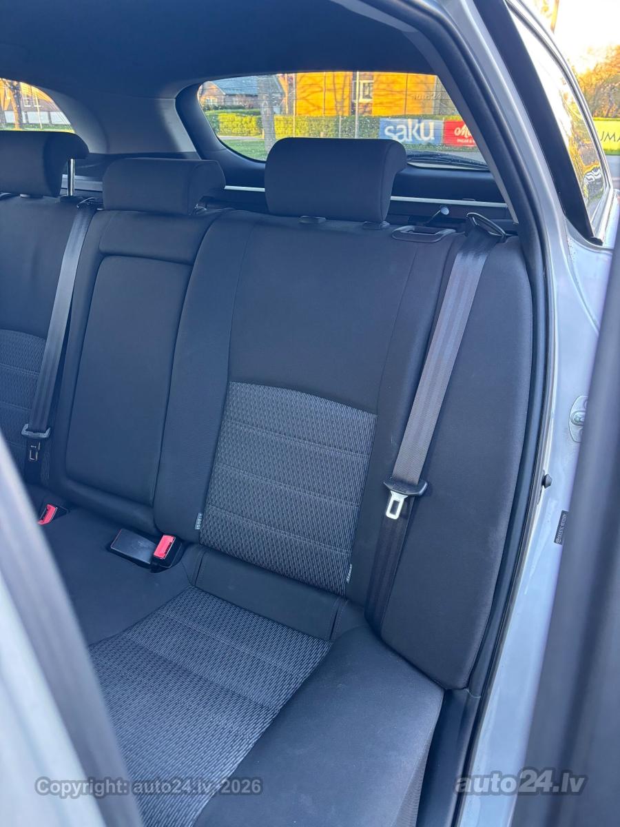 Pelēks Toyota Avensis 2012 Paide, ar dzinēja tilpumu 2.20 L un nobraukumu 193 tūkst. km par 7900 €, foto 15 vietnē AUTOMOTO.COM.LV