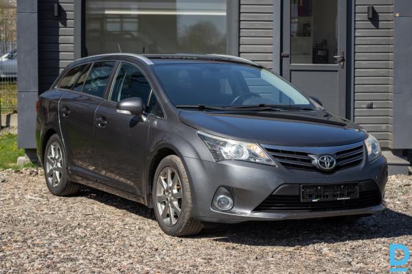 Pelēks Toyota Avensis 2012 Liepāja, ar dzinēja tilpumu 2.20 L un nobraukumu 288 tūkst. km par 6200 €, foto 1 vietnē AUTOMOTO.COM.LV