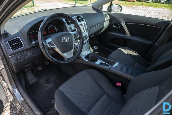 Pelēks Toyota Avensis 2012 Liepāja, ar dzinēja tilpumu 2.20 L un nobraukumu 288 tūkst. km par 6200 €, foto 5 vietnē AUTOMOTO.COM.LV