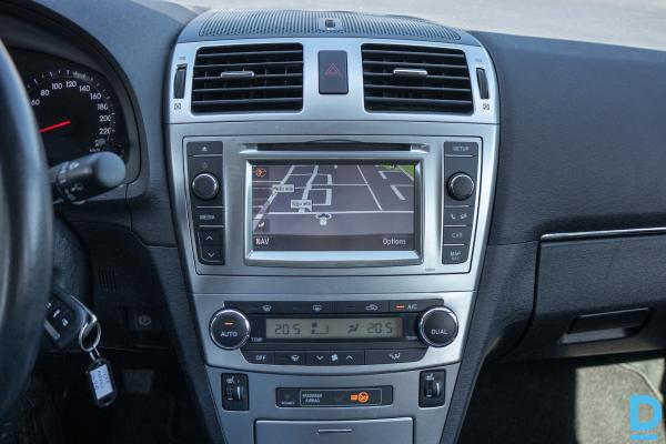 Pelēks Toyota Avensis 2012 Liepāja, ar dzinēja tilpumu 2.20 L un nobraukumu 288 tūkst. km par 6200 €, foto 9 vietnē AUTOMOTO.COM.LV