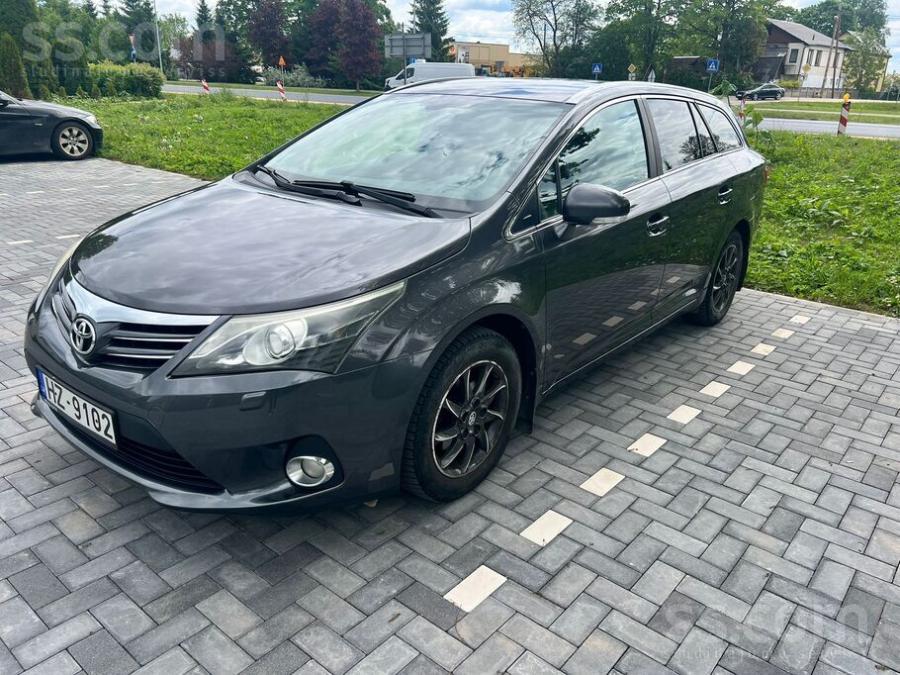 Pelēks Toyota Avensis 2012 Rīga, ar dzinēja tilpumu 2.00 L un nobraukumu 196 tūkst. km par 7250 €, foto 3 vietnē AUTOMOTO.COM.LV