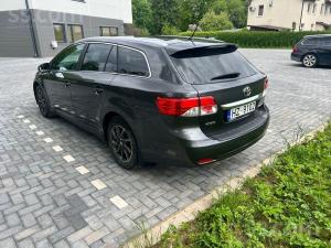 Pelēks Toyota Avensis 2012 Rīga, ar dzinēja tilpumu 2.00 L un nobraukumu 196 tūkst. km par 7250 €, foto 5 vietnē AUTOMOTO.COM.LV