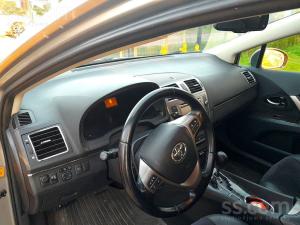 Серый Тойота Авенсис 2012 в Елгава, объемом двигателя 2.20 л и пробегом 300 тыс. км за 3800 €, фото 4 на AUTOMOTO.COM.LV