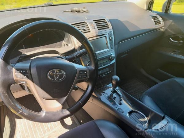 Grey Toyota Avensis 2012 in Riga, with an engine capacity of 2.20 L and mileage of 200 thousand km for 3800 €, photo 2 on AUTOMOTO.COM.LV