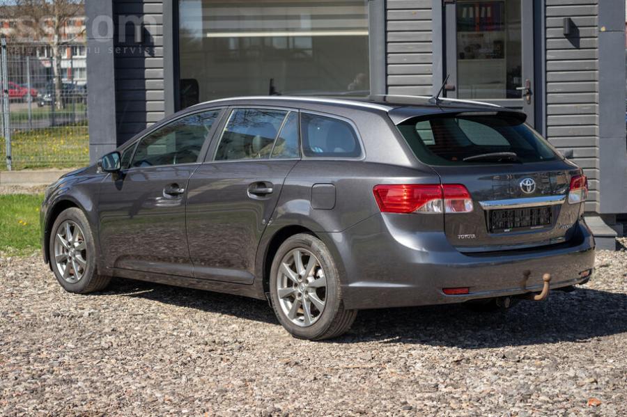 Pelēks Toyota Avensis 2012 Liepāja, ar dzinēja tilpumu 2.20 L un nobraukumu 288 tūkst. km par 6200 €, foto 5 vietnē AUTOMOTO.COM.LV