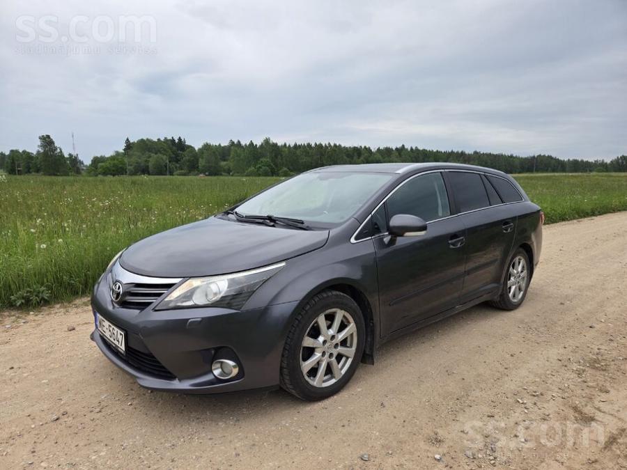Pelēks Toyota Avensis 2012 Cēsis, ar dzinēja tilpumu 2.00 L un nobraukumu 354 tūkst. km par 4350 €, foto 1 vietnē AUTOMOTO.COM.LV