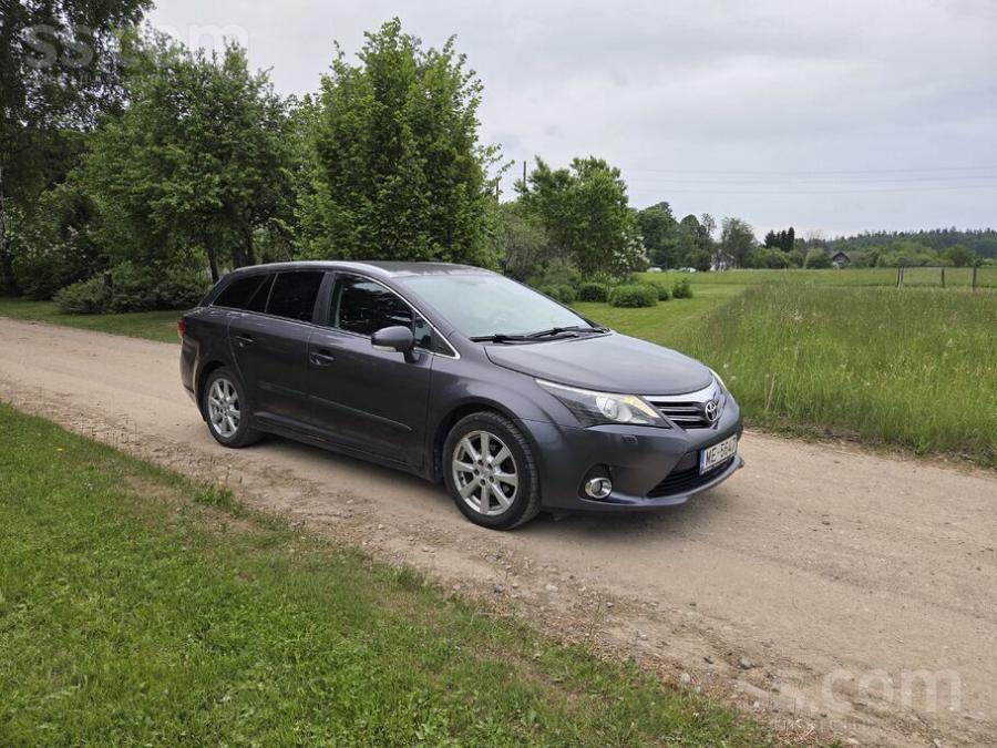 Pelēks Toyota Avensis 2012 Cēsis, ar dzinēja tilpumu 2.00 L un nobraukumu 354 tūkst. km par 4350 €, foto 3 vietnē AUTOMOTO.COM.LV