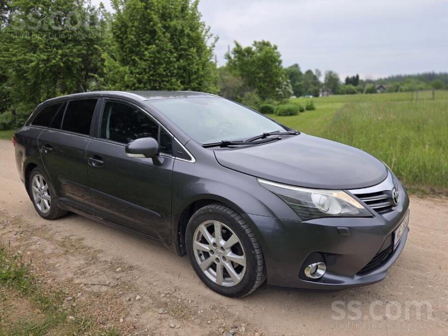Pelēks Toyota Avensis 2012 Cēsis, ar dzinēja tilpumu 2.00 L un nobraukumu 354 tūkst. km par 4350 €, foto 5 vietnē AUTOMOTO.COM.LV