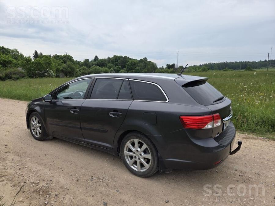 Pelēks Toyota Avensis 2012 Cēsis, ar dzinēja tilpumu 2.00 L un nobraukumu 354 tūkst. km par 4350 €, foto 7 vietnē AUTOMOTO.COM.LV