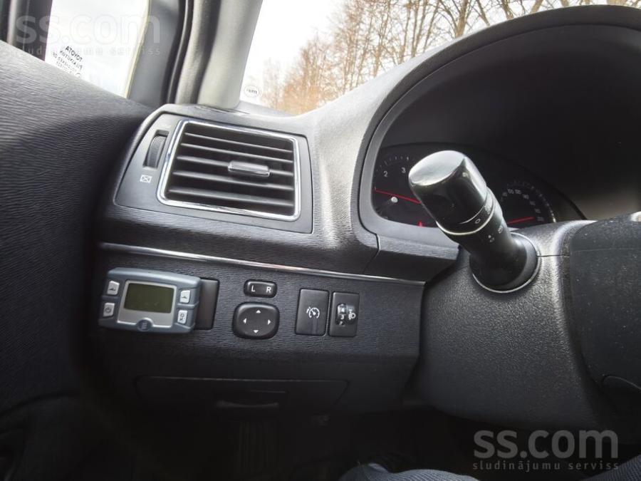 Pelēks Toyota Avensis 2012 Cēsis, ar dzinēja tilpumu 2.00 L un nobraukumu 354 tūkst. km par 4350 €, foto 10 vietnē AUTOMOTO.COM.LV