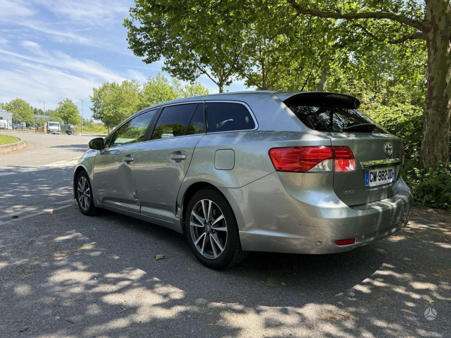 Pelēks Toyota Avensis 2012 Kauņa, ar dzinēja tilpumu 2.00 L un nobraukumu 147 tūkst. km par 4700 €, foto 4 vietnē AUTOMOTO.COM.LV