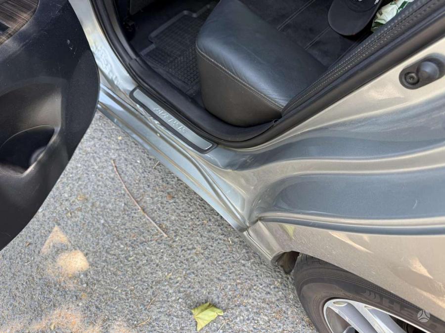 Pelēks Toyota Avensis 2012 Kauņa, ar dzinēja tilpumu 2.00 L un nobraukumu 147 tūkst. km par 4700 €, foto 16 vietnē AUTOMOTO.COM.LV