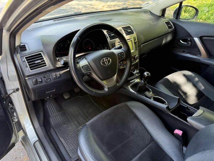 Pelēks Toyota Avensis 2012 Kauņa, ar dzinēja tilpumu 2.00 L un nobraukumu 147 tūkst. km par 4700 €, foto 17 vietnē AUTOMOTO.COM.LV