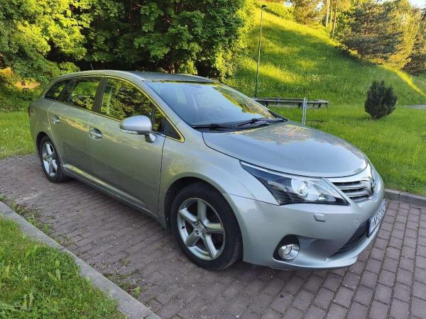 Grey Toyota Avensis 2012 in Alytus, with an engine capacity of 2.00 L and mileage of 272 thousand km for 4800 €, photo 5 on AUTOMOTO.COM.LV