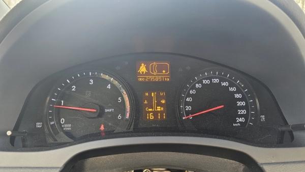 Grey Toyota Avensis 2012 in Riga, with an engine capacity of 2.00 L and mileage of 276 thousand km for 6350 €, photo 2 on AUTOMOTO.COM.LV